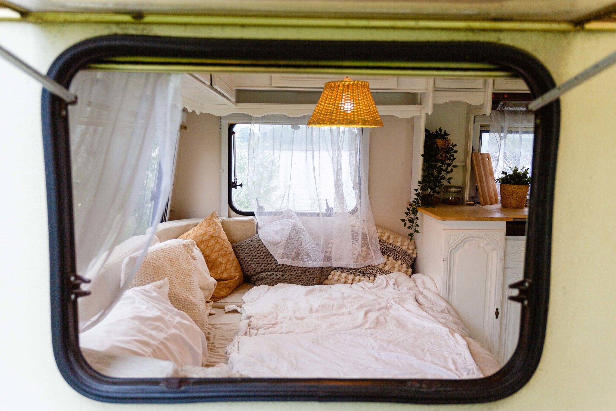 How to Transform Your RV Bed Into a Sleeping Oasis! | Dynasty ...
